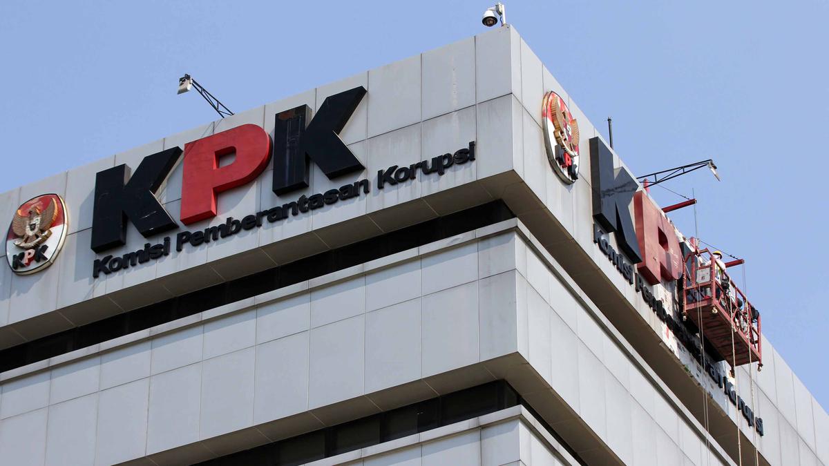 KPK Periksa Sopir Pribadi Anggota DPRD Musi Banyuasin - News Liputan6.com