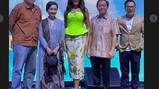 Puteri Indonesia Pariwisata Tata Juliastrid Raih Gelar Miss Cosmo 2024 ...