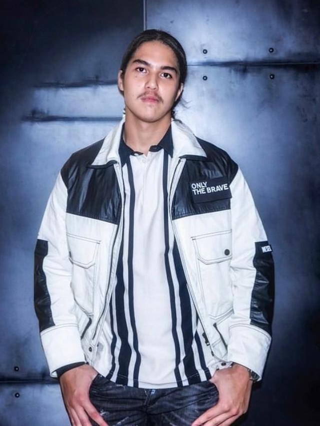 Dapat Kado dari Irwan Mussry, El Rumi Sampaikan Ucapan Manis - ShowBiz ...