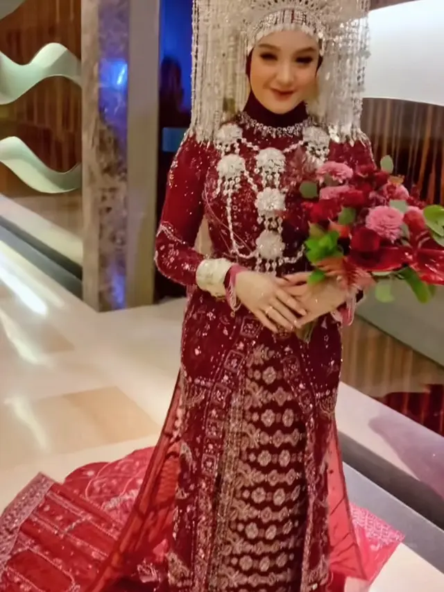 6 Adu Gaya Nadya Mustika dan Istri Baru Rizki Da, Hersa Rahayu Julianti di Hari Pernikahan ...