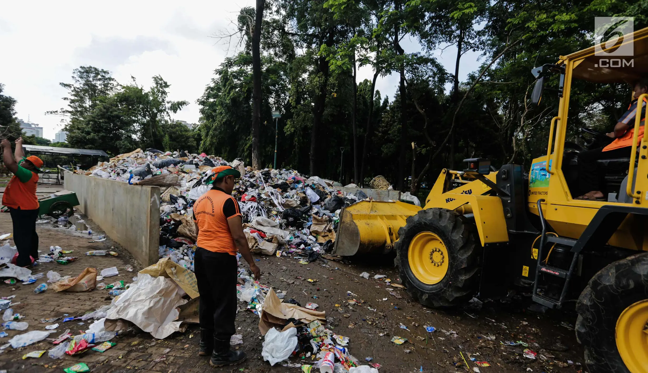 FOTO: Capai 780 Ton, Begini Penampakan Sampah Tahun Baru di Jakarta ...