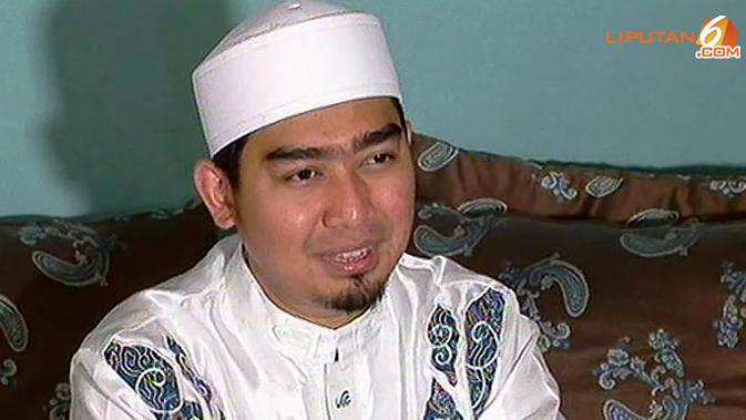 Pasang Tarif Tinggi, Alasan FPI Pecat Ustad Solmed - ShowBiz Liputan6.com