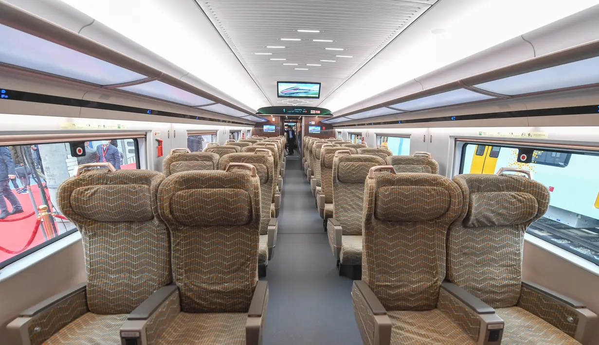 FOTO: China Luncurkan Kereta Cepat Tipe Baru - Foto Liputan6.com