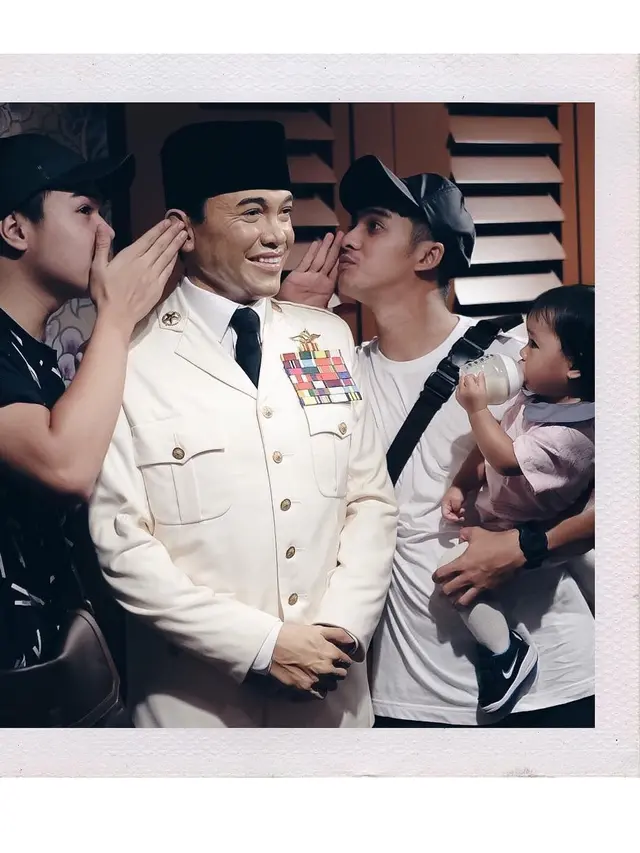7 Potret Kedekatan Ricky Harun dan Jeje Soekarno, Kakak Adik yang ...