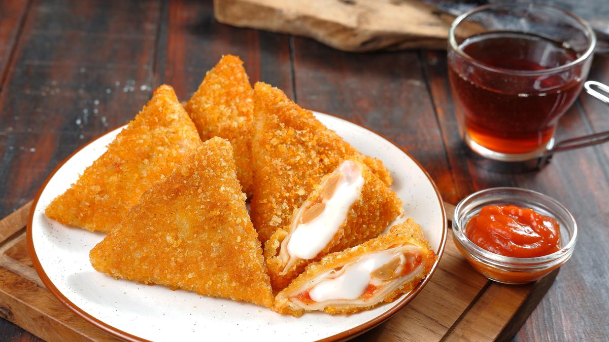 5 Resep Kue Risol yang Enak untuk Teman Ngeteh - Food Fimela.com