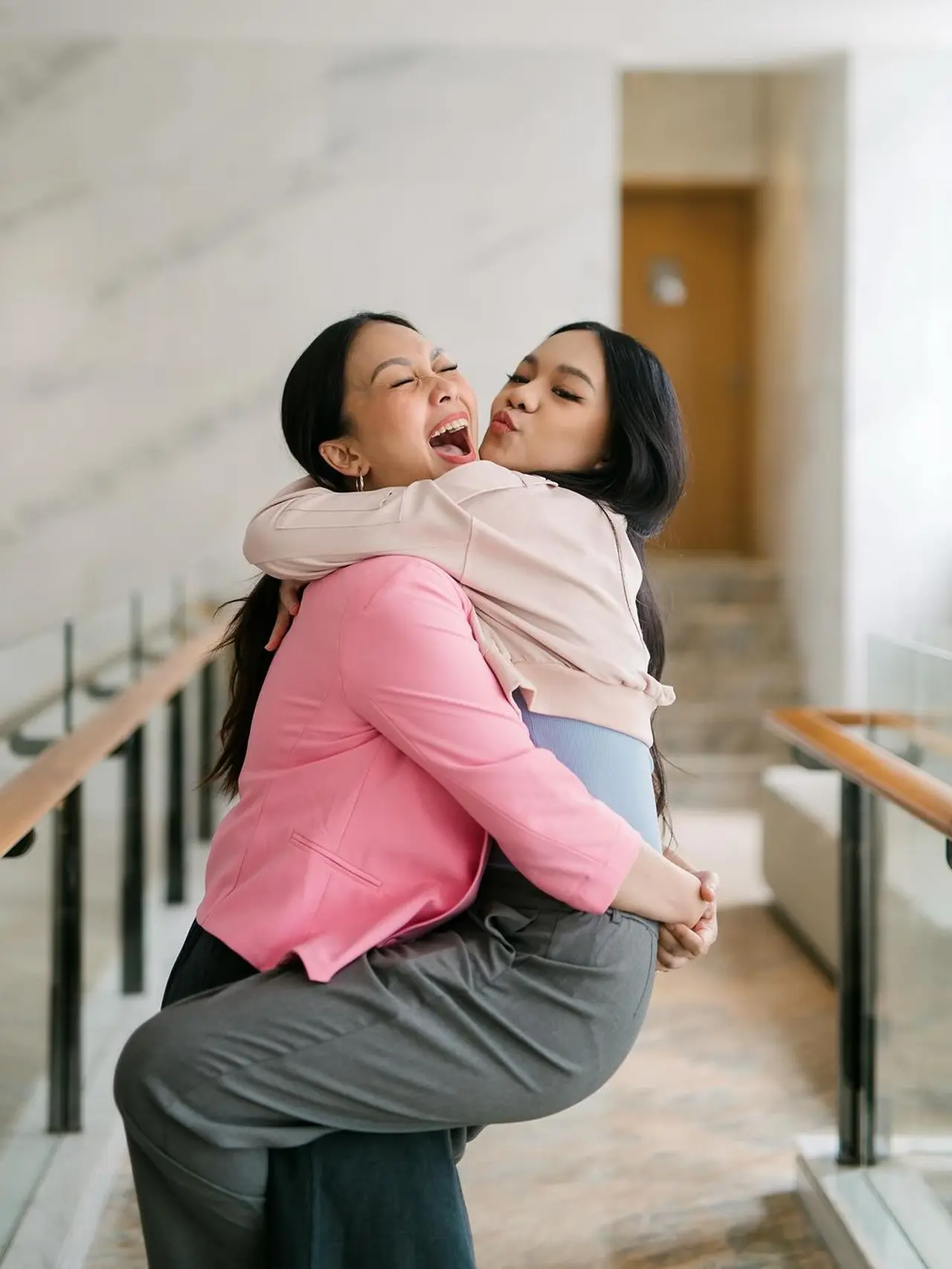 Tak Kalah Cantik dari Naura Ayu, Intip Potret Sang Adik Neona Ayu yang ...