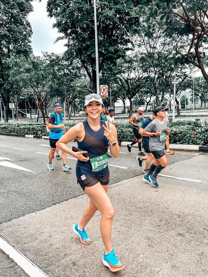 10 Potret Gisella Anastasia Lari Half Marathon di Singapura, Modal ...