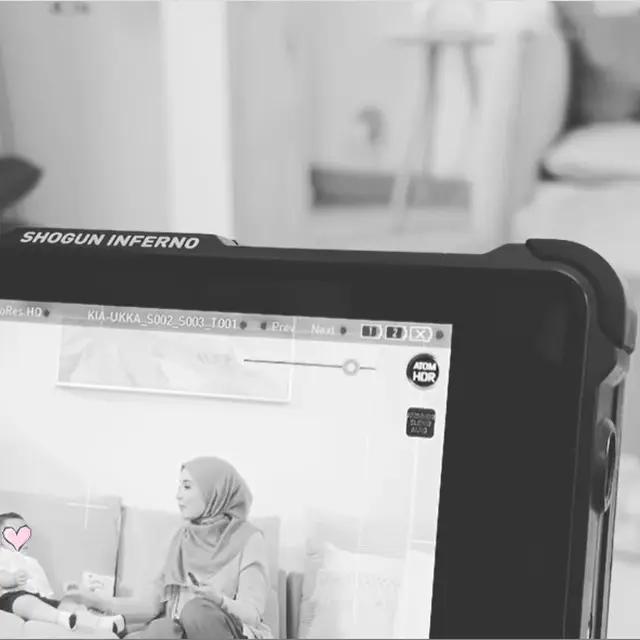 Anak Belum Genap 1 Tahun, Ini 6 Momen Zaskia Sungkar Syuting Iklan ...