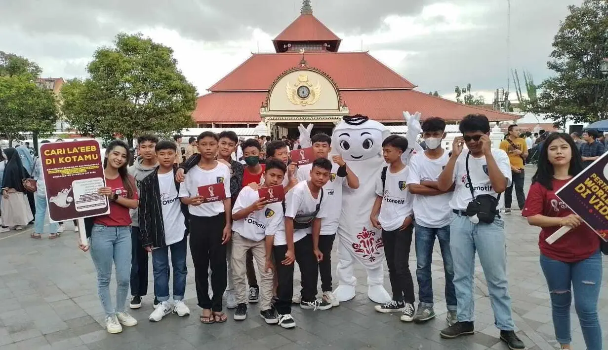 Foto: Maskot Piala Dunia 2022 Silaturahmi Menyapa Warga Yogyakarta ...
