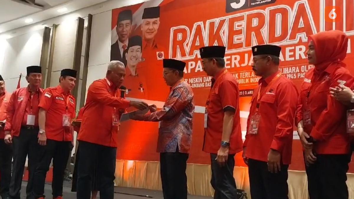 Wali Kota Makassar Danny Pomanto Resmi Gabung Pdip Regional