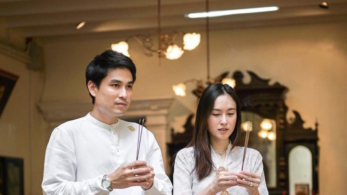 8 Pesona Nong Poy, Transgender Thailand yang Kerapa Kenakan Kebaya Dipadukan Kain Lilit Batik ...