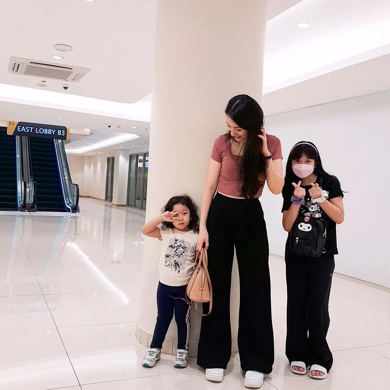 Mantan Member Girlband Princess Ini Jadi Ibu Muda yang Cantik Jelita