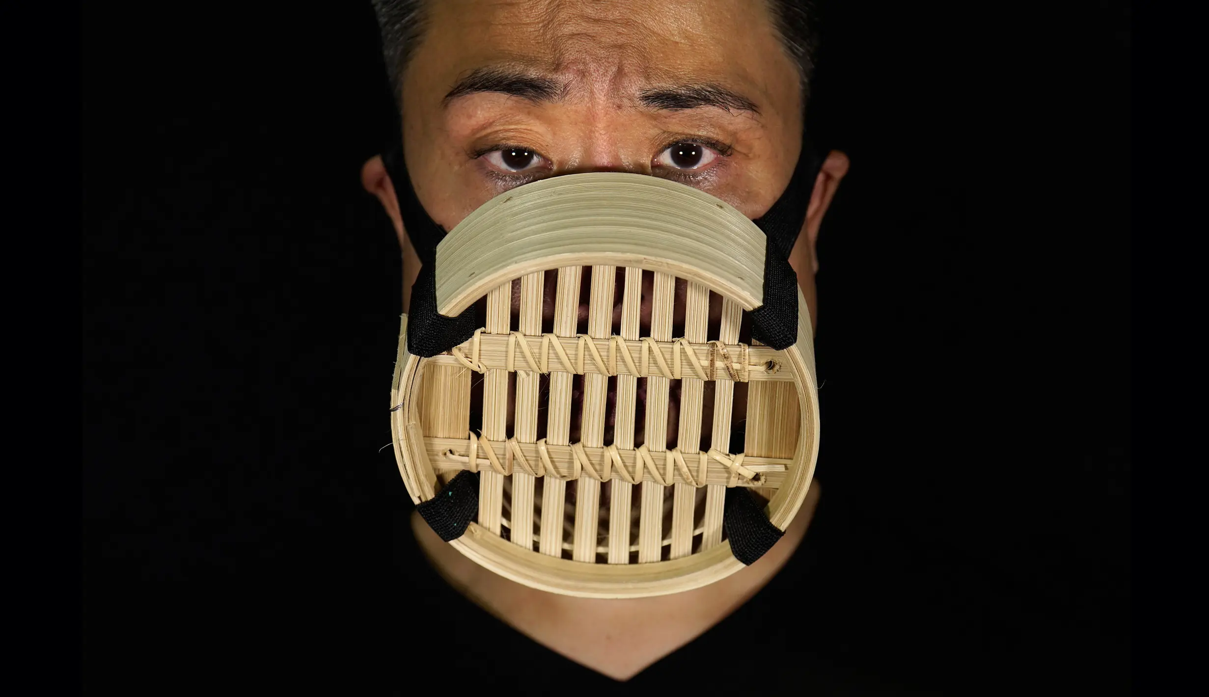 FOTO: CCTV Hingga Tempat Makan, Ini Deretan Masker Unik Buatan Pria ...