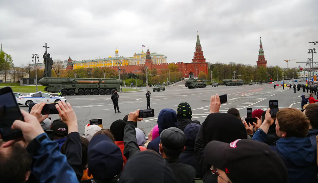 FOTO: Parade Militer Hari Kemenangan Rusia - Foto Liputan6.com