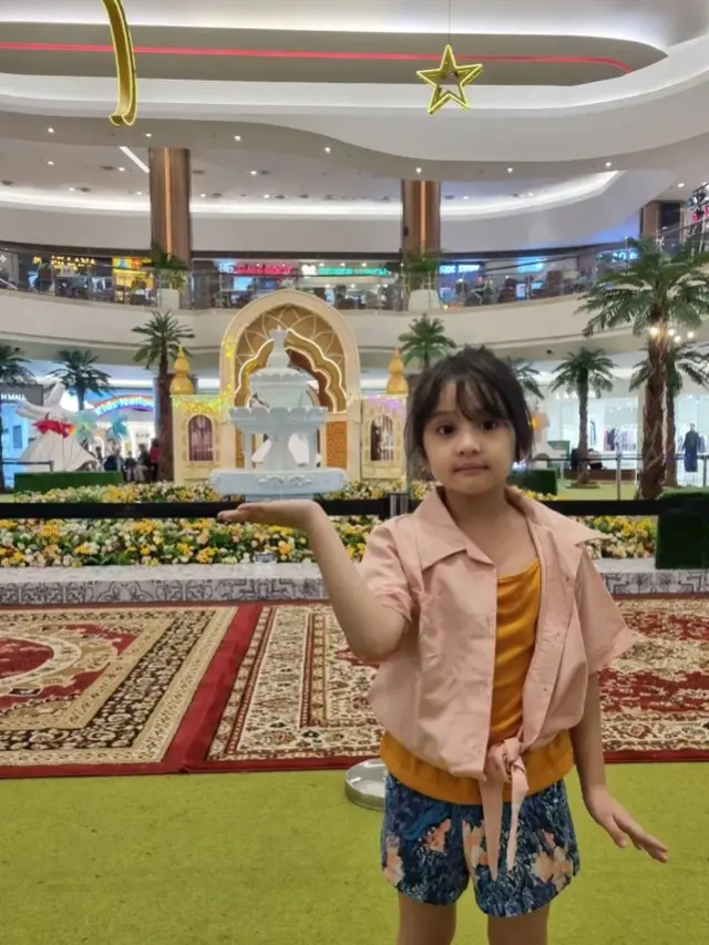 Foto-foto Andi Soraya dan Kylie Habiskan Waktu Bersama Anak di Mall, Melukis hingga Belanja ...