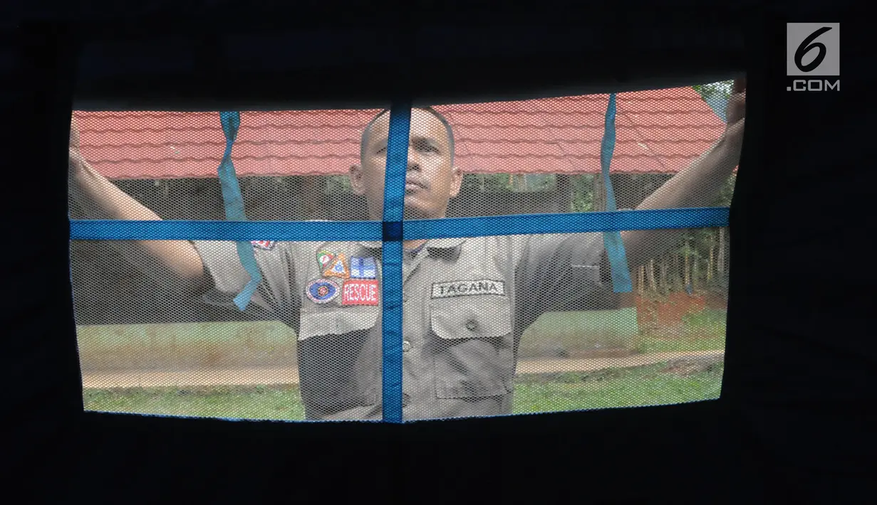 FOTO: Ciptakan Tenaga Terampil, Tagana Berlatih Dirikan Shelter - Foto ...