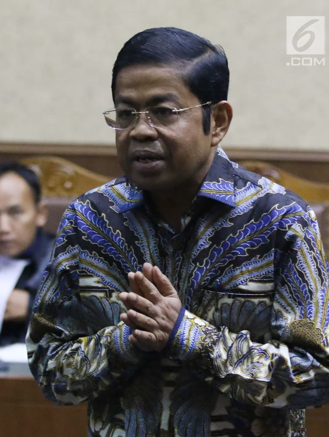 FOTO: Idrus Marham Jalani Sidang Pemeriksaan Terdakwa Kasus PLTU Riau-1 ...