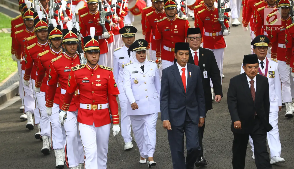FOTO: Sah, Khofifah-Emil Jabat Gubernur dan Wakil Gubernur Jatim - Foto Liputan6.com