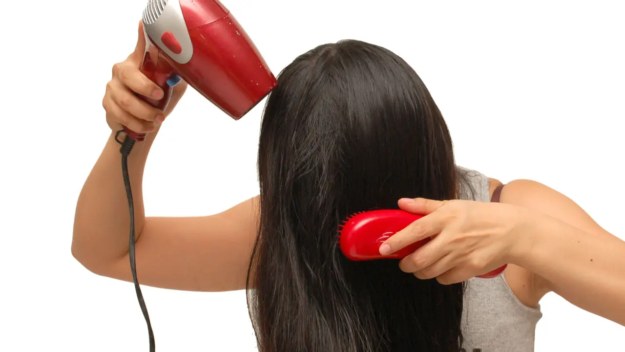 Atasi Rambut Lepek dengan 4 Tips Ini Agar Rambut Tampak Lebih Bervolume