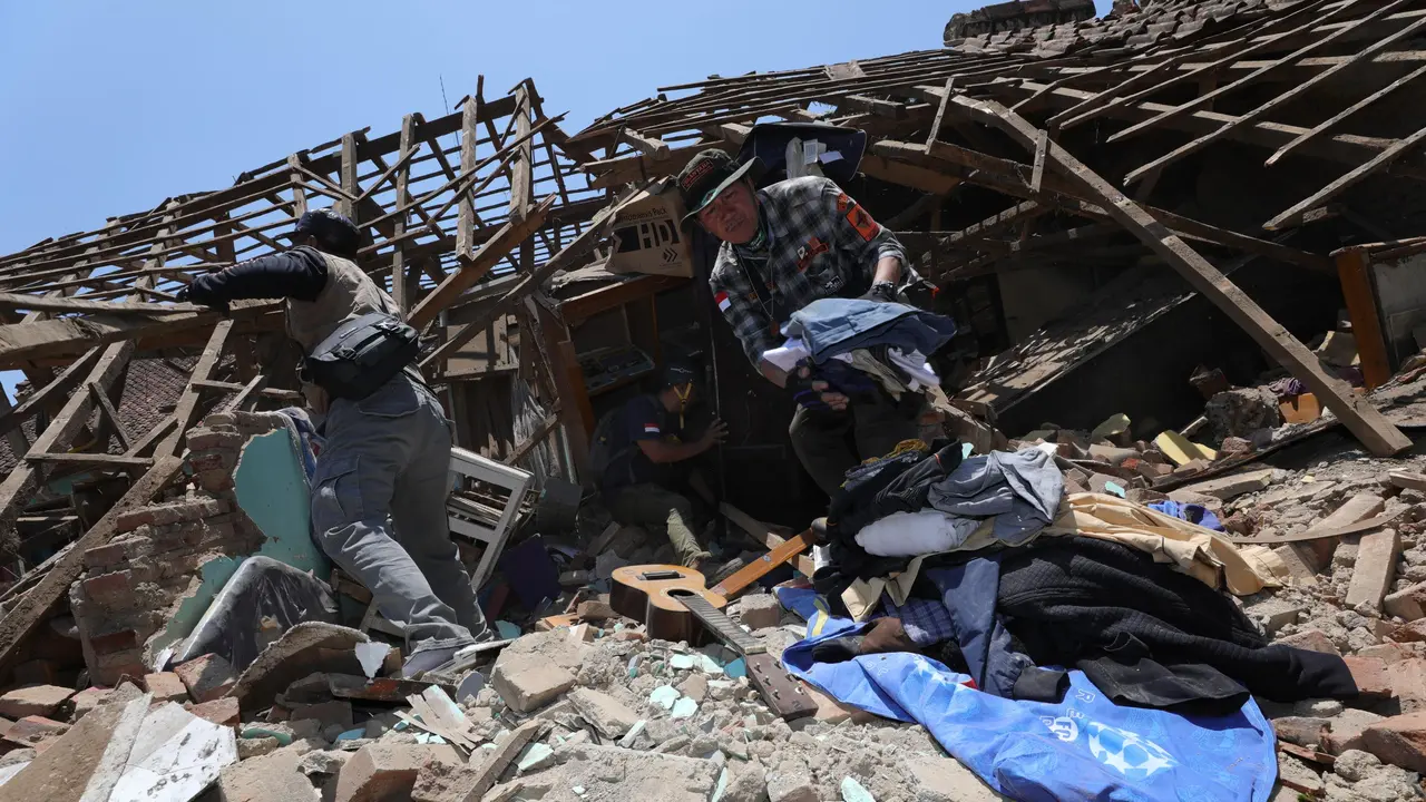 Gempa Bandung, Bocah 4 Tahun Meninggal Akibat Tertimpa Runtuhan - News ...