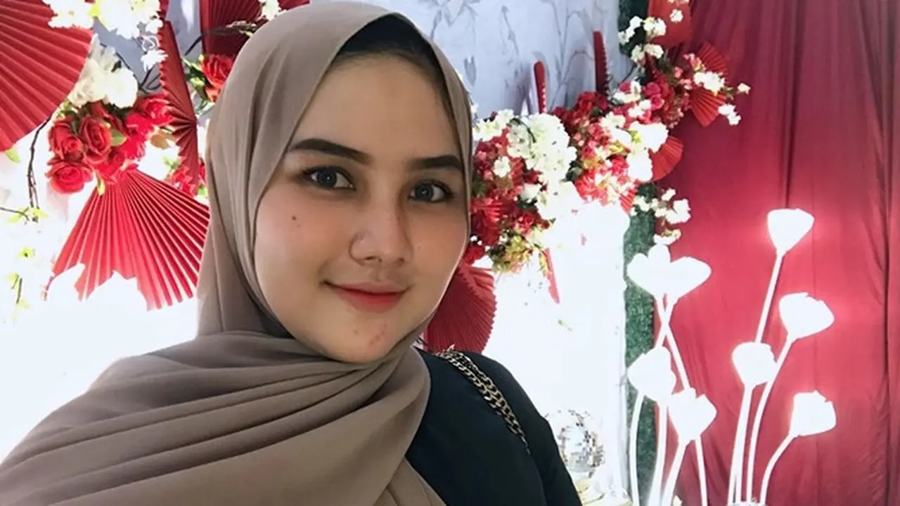 6 Potret Una Maulina, Wanita yang Dikabarkan Dekat dengan Sahrul ...