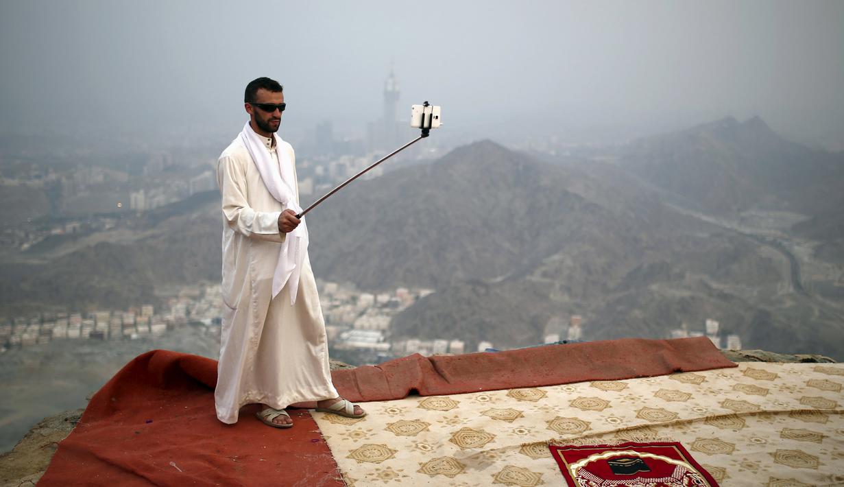 Jelang Ibadah Haji, Pengunjung Ziarah ke Gua Tsur - Foto Liputan6.com