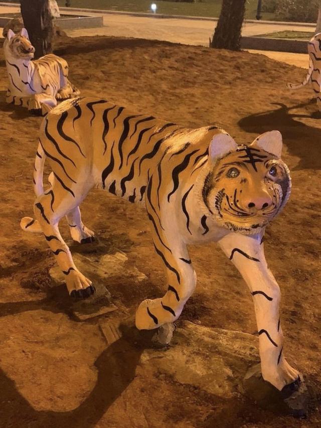 10 Potret Patung Macan Lucu Ini Bikin Geleng Kepala - Hot Liputan6.com