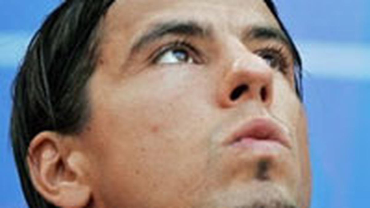 Baros Bisa Diturunkan Melawan Italia? - Bola Liputan6.com