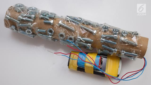 Detik-Detik Menegangkan Polisi Musnahkan Temuan Bahan Peledak di Rumah ...