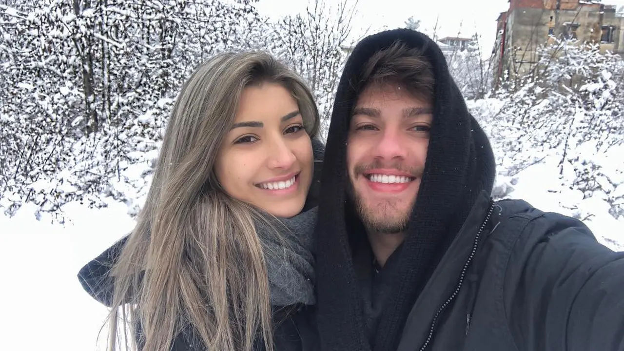 6 Potret Kebersamaan Higor Vidal Bersama Istri, Selalu Mesra - Surabaya ...