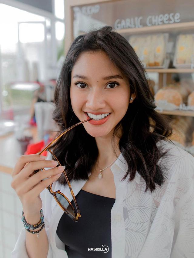 7 Pesona Claresta Taufan, Atlet Karate yang Kini Kian Populer di Layar Kaca - Hot Liputan6.com