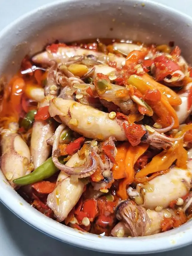 5 Resep Sambal Cumi Asin yang Pedas dan Tahan Lama, Bikin Tambah Nasi - Hot Liputan6.com