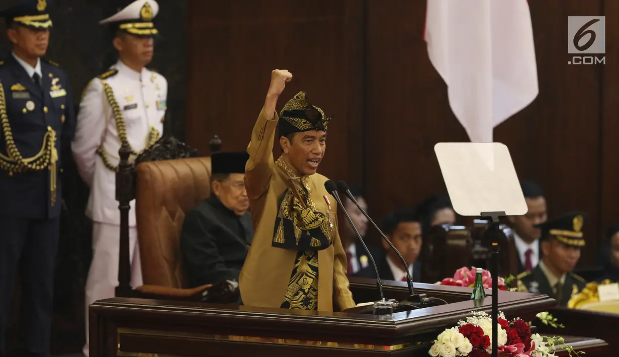 FOTO: Gaya Jokowi Pakai Baju Adat Sasak di Pidato Kenegaraan - Foto ...