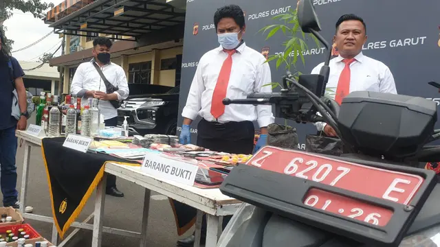 Pegawai Pemda Garut 'Nyambi' Edarkan Sabu Pakai Kendaraan Dinas - Regional Liputan6.com
