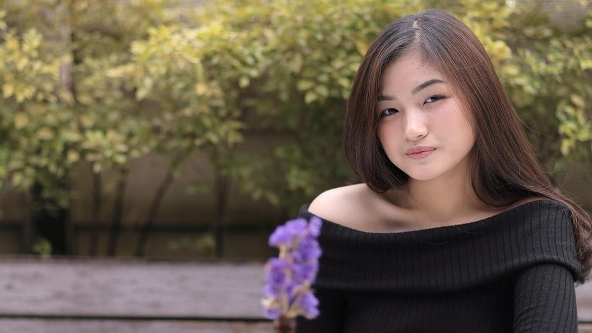 Dapat Tantangan Bikin Lagu, Nikki Thierry Gandeng Penyanyi Rap ...