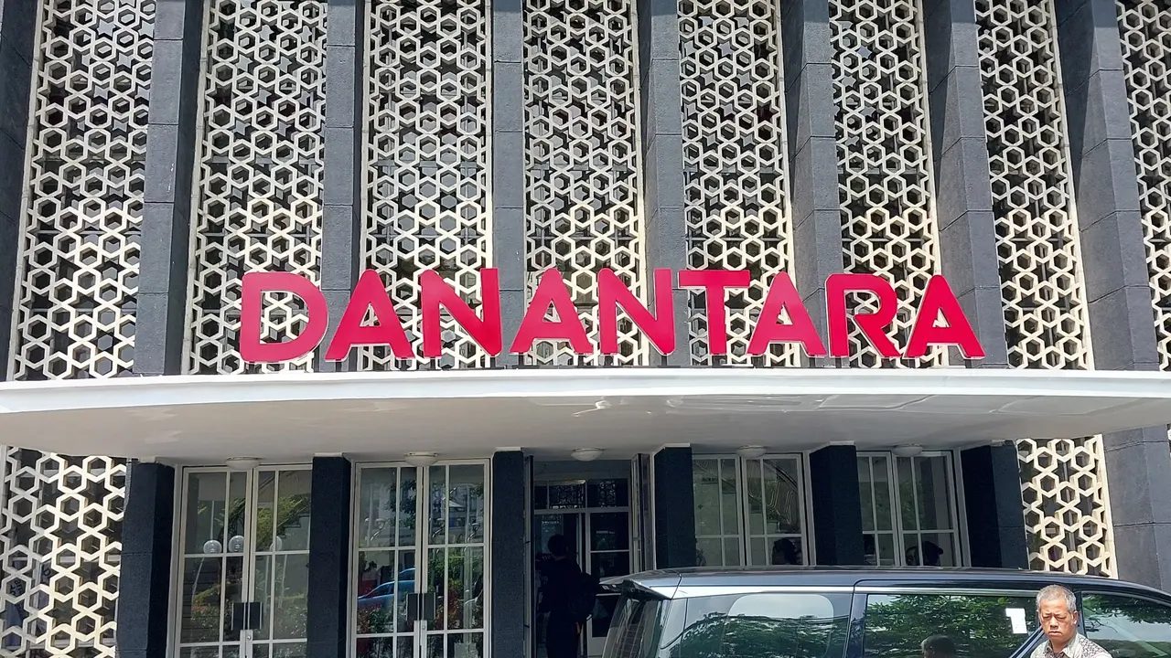 Prabowo Resmi Bentuk Danantara, Teken UU BUMN dan Keppres Dewan ...