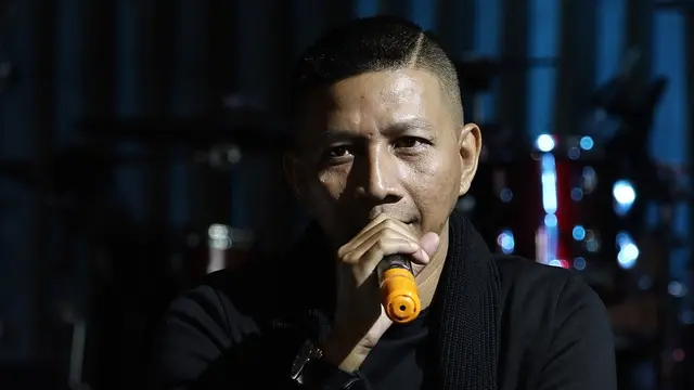 The Row, Band Garapan Rowman Ungu Rilis Single dan Format Baru ...