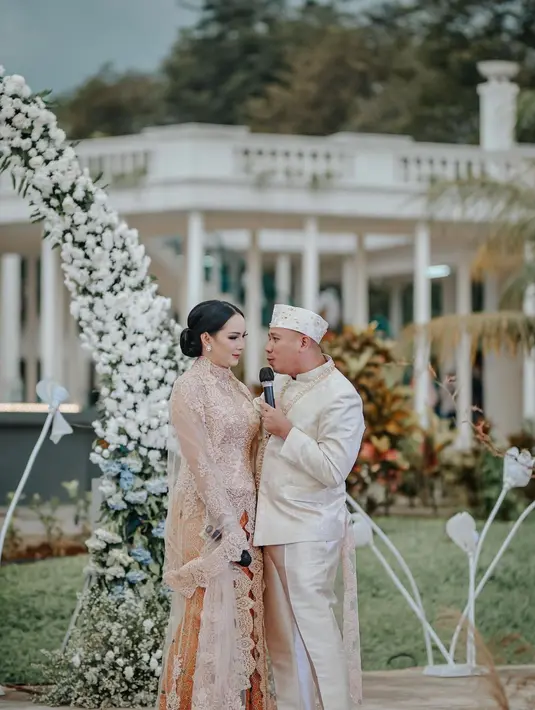 Tak Hadir Pernikahan Mamanya, Azka Corbuzier Ucapkan Selamat dan Doakan Lewat Video - Photo ...