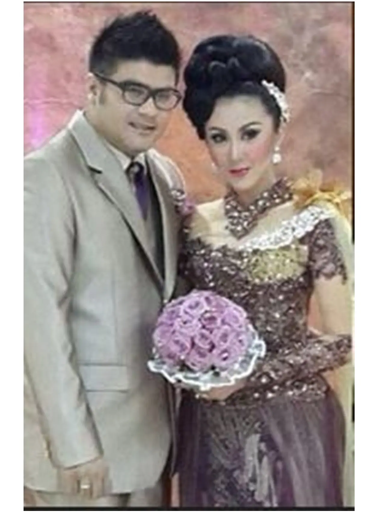 10 Potret Artis Kolosal Genta Buana di Momen Pernikahan, Bikin Nostalgia Bareng - Hot Liputan6.com