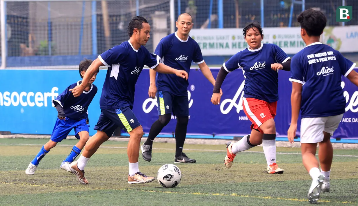 Foto: Nostalgia Legenda Sepak Bola Indonesia, Atep Beraksi Bersama Elie ...