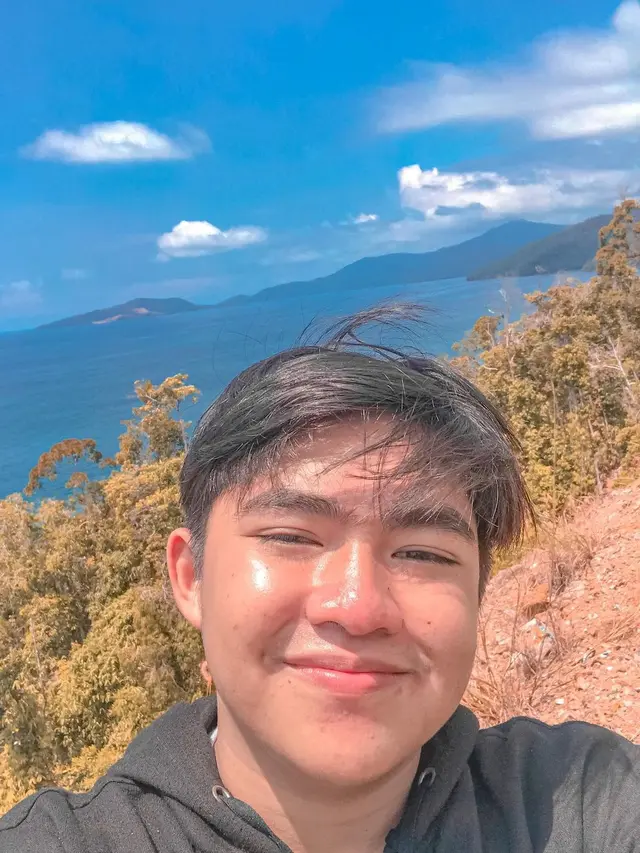 6 Potret Terbaru Sabri Anto, Cowok yang Viral karena Mirip Amanda Manopo