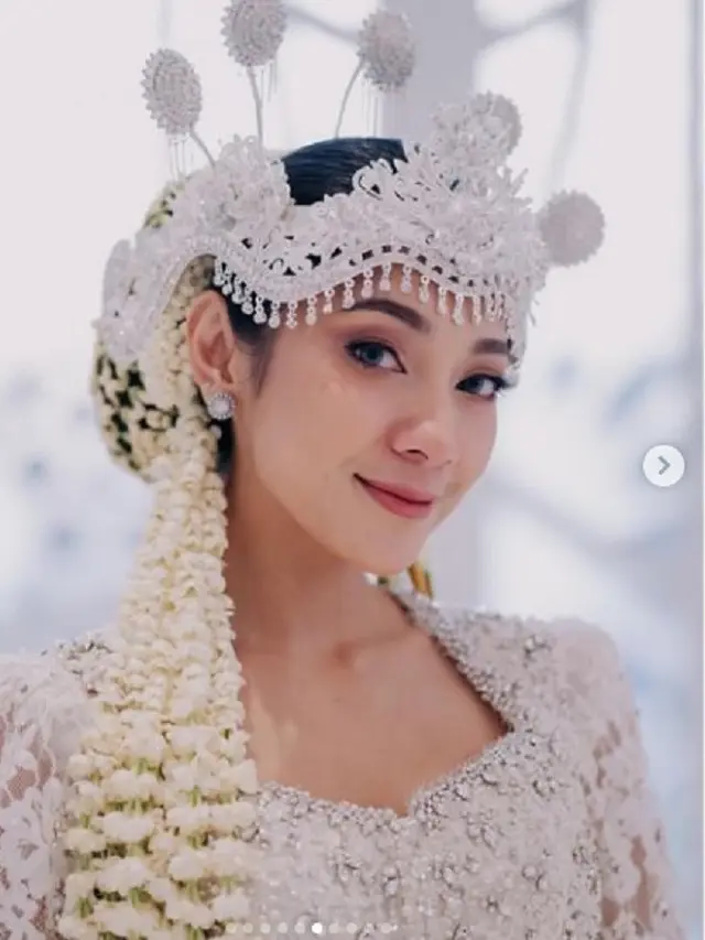 6 Potret Dinda Kirana dan Jonathan Frizzy Menikah di Takdir Cinta yang ...