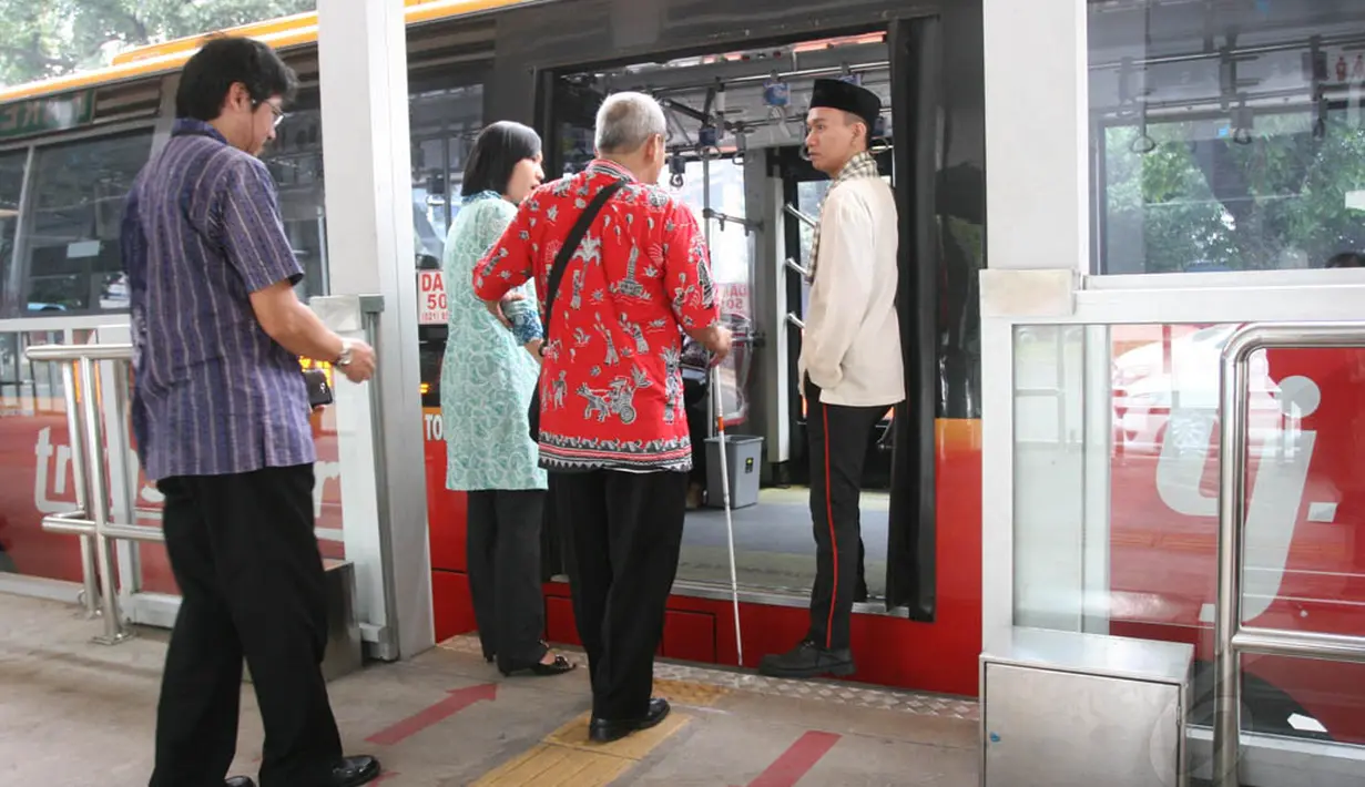 Halte Transjakarta Karet Baru Resmi Beroperasi - Foto Liputan6.com