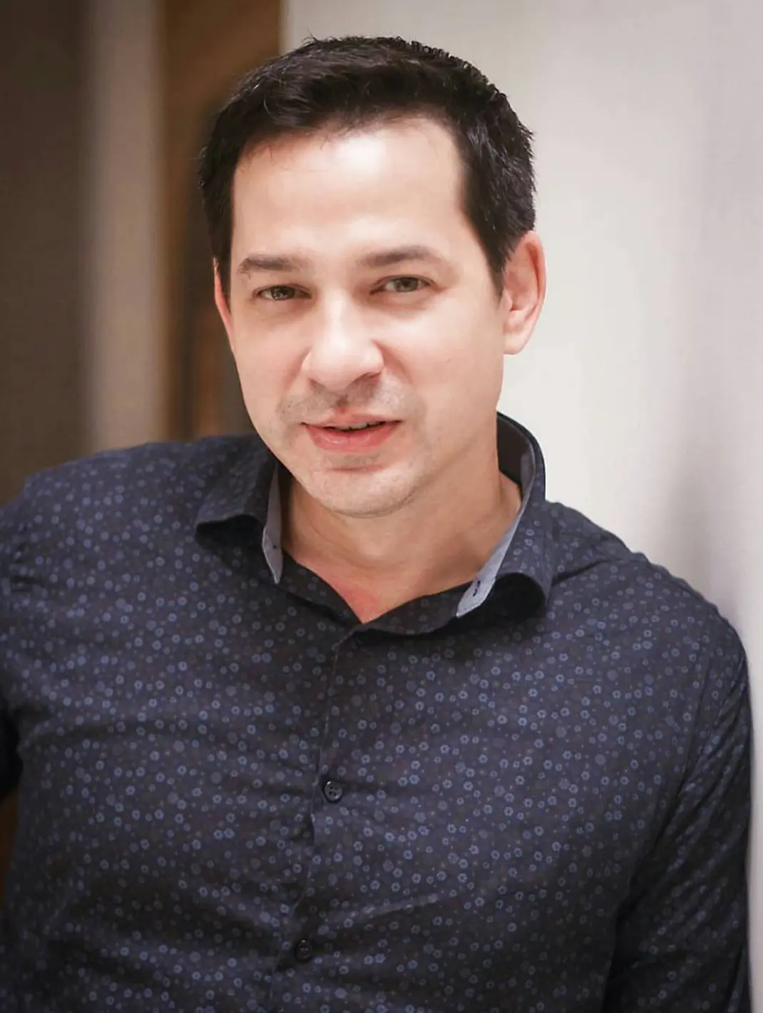 7 Potret Masa Muda Ari Wibowo, Aktor dan Member Boyband Ganteng Era 90an - Photo Fimela.com