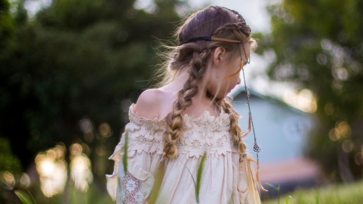 8 Hiasan Rambut yang Bikin Kamu Terlihat Cantik Kayak Bidadari - Photo ...