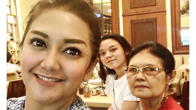 Indahnya Kebersamaan Bella Saphira dan Keluarga Saat Buka Puasa ...