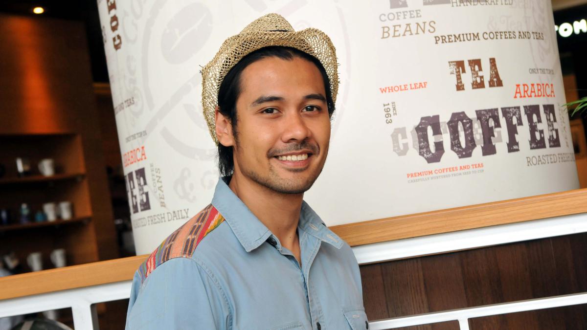 Begini Gaya Keren Chicco Jerikho Hadiri Festival Film Venice 2015 ...