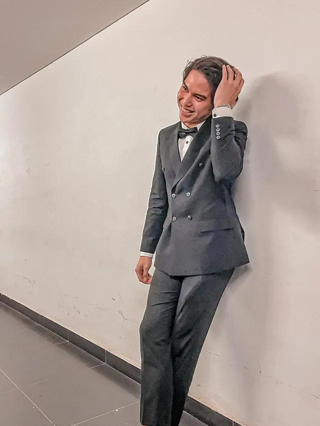 El Rumi Bahas Tantangan Era Medsos, Ajak Para Remaja Sebar Aura Positif ...