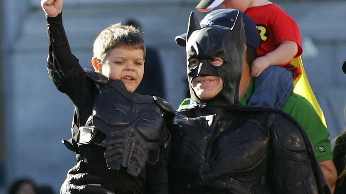 Yuk, Kenalan dengan Bat-Kid yang Filmnya Segera Rilis - ShowBiz ...