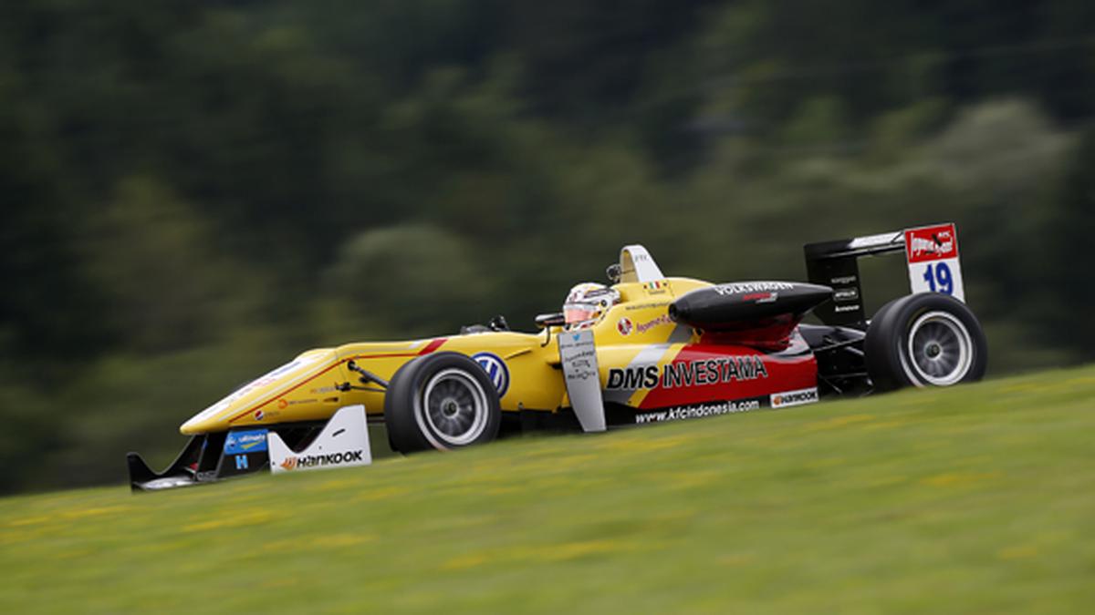 Selain FR 3.5, Tim Carlin Juga Tampil di Formula 3 - Bola Liputan6.com